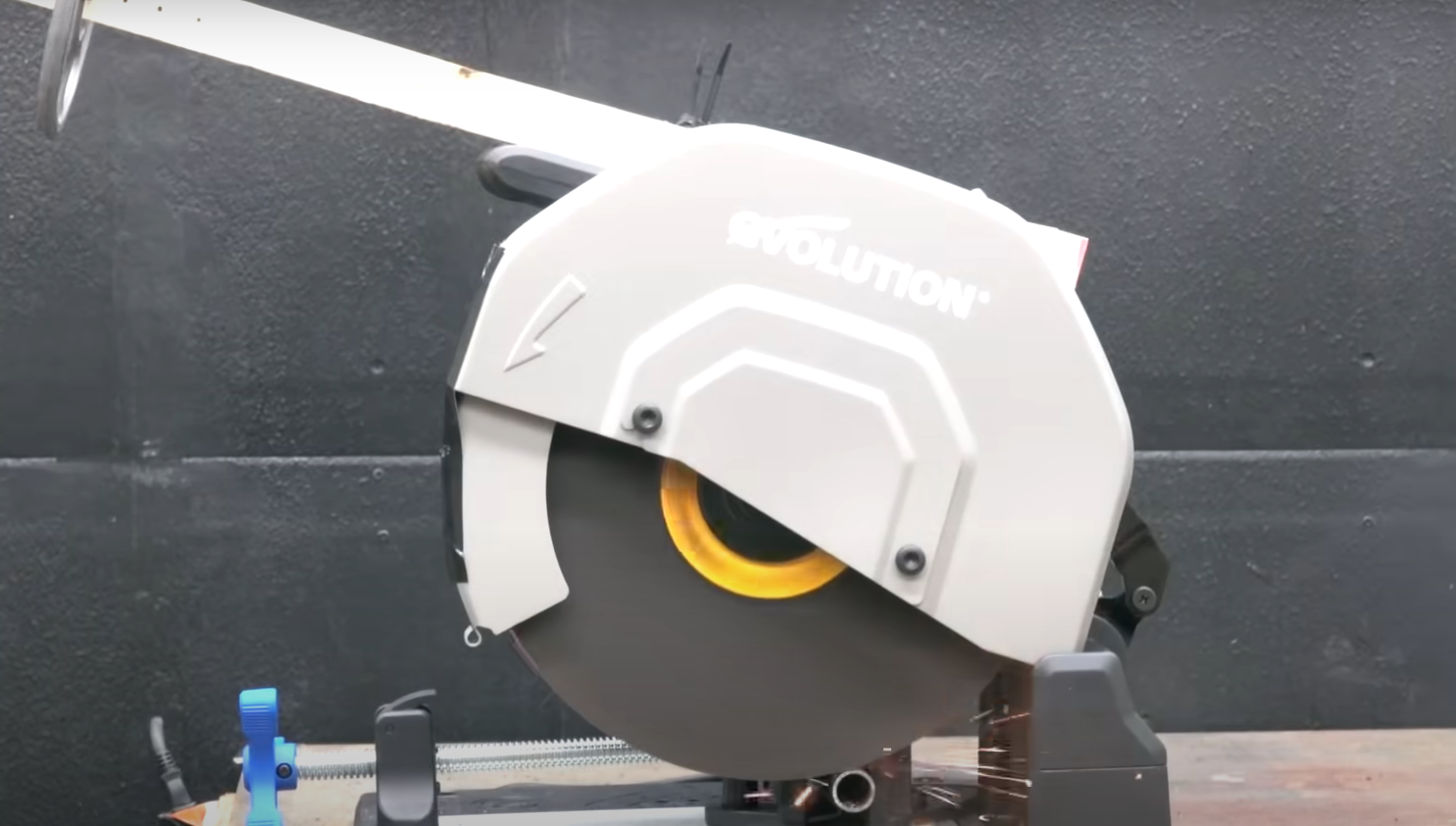 Top 5 Best Blades for Cutting Aluminum [December 2025 Review] - MetalProfy