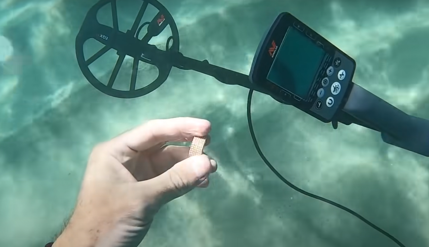Top 5 Best Metal Detectors for Beach [June 2026 Review] - MetalProfy