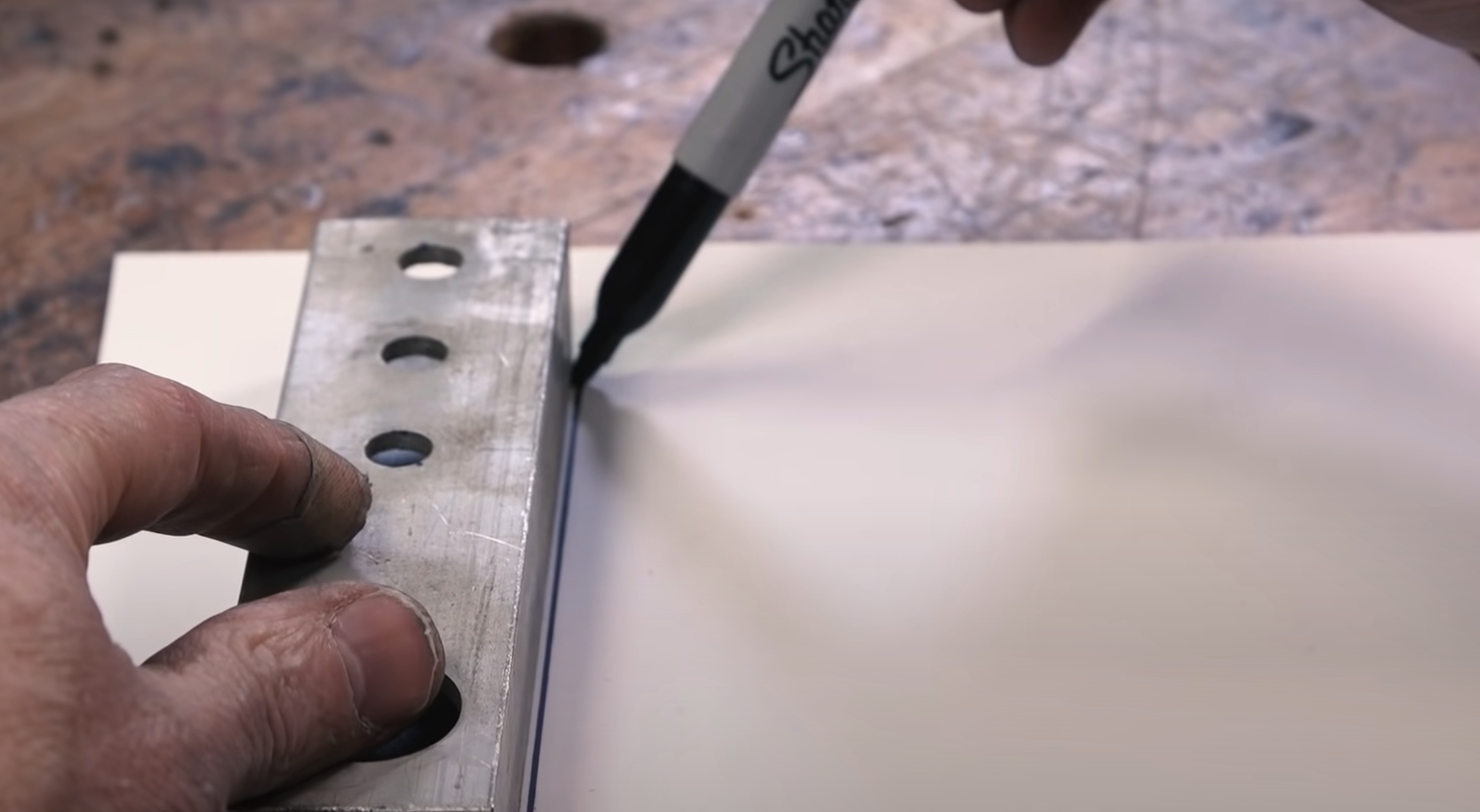 Top 5 Best Markers for Metal [January 2026 Review] - MetalProfy