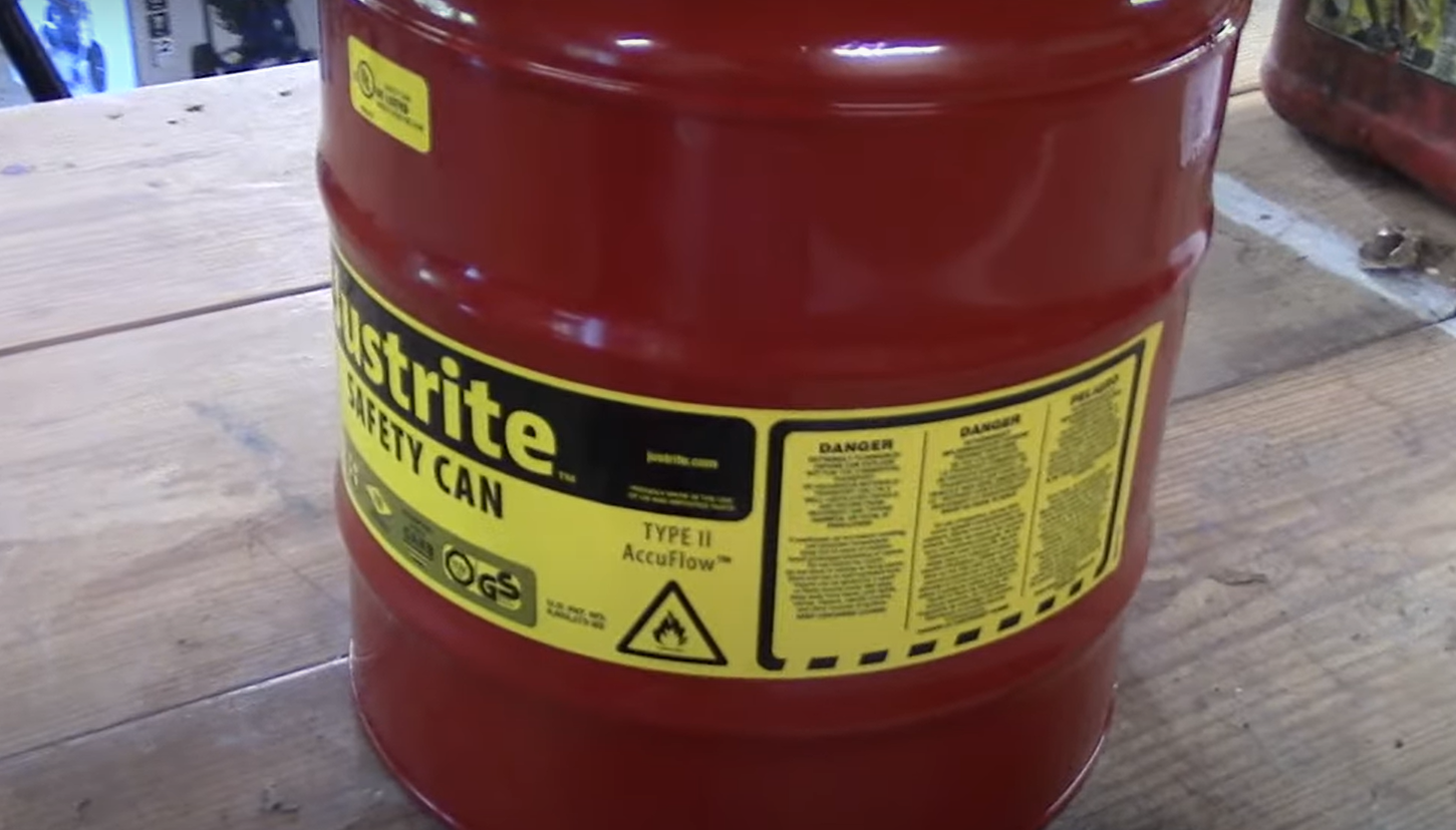 Plastic Vs Metal Gas Can Which Is Better Metalprofy
