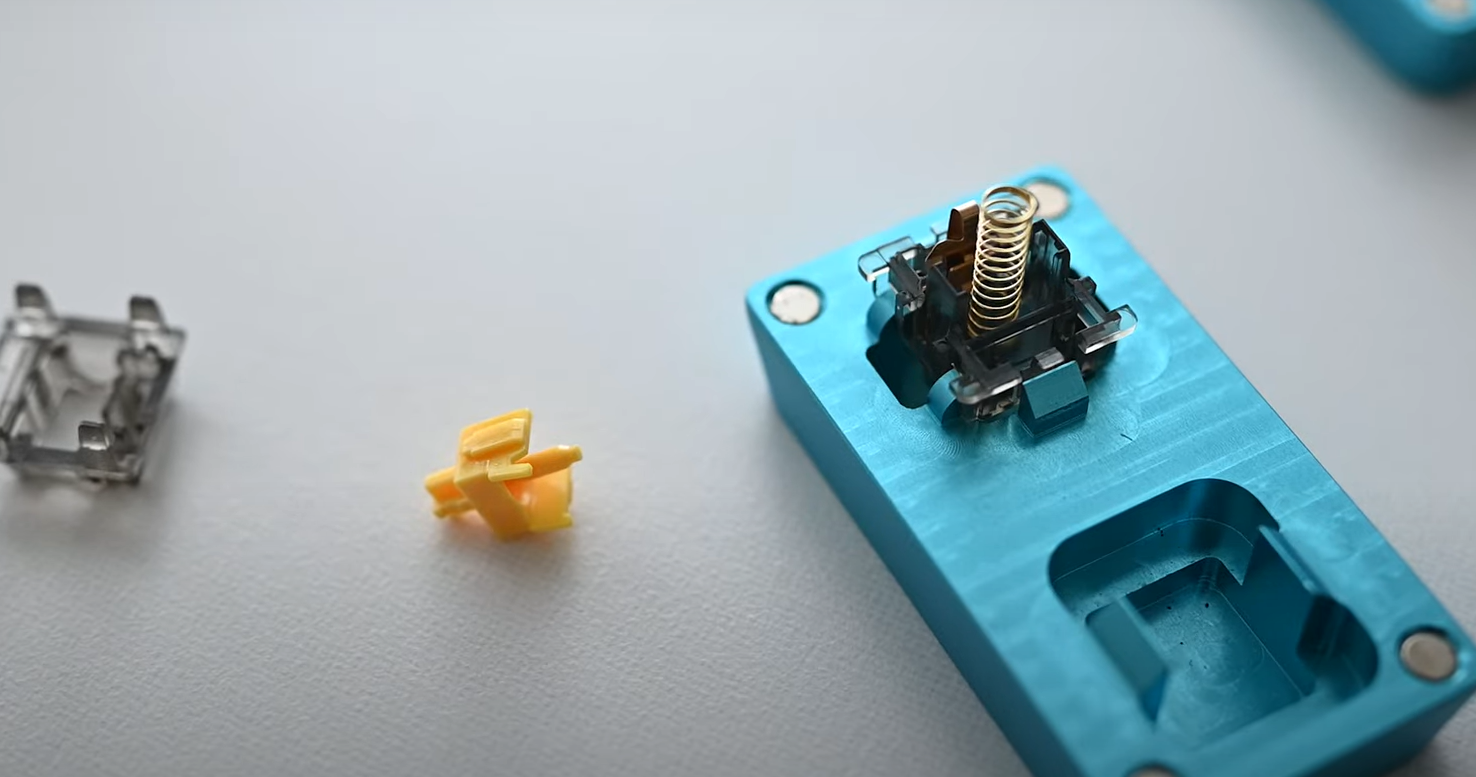 Brass vs. Aluminum Plate Keyboard: What’s the Difference? - MetalProfy