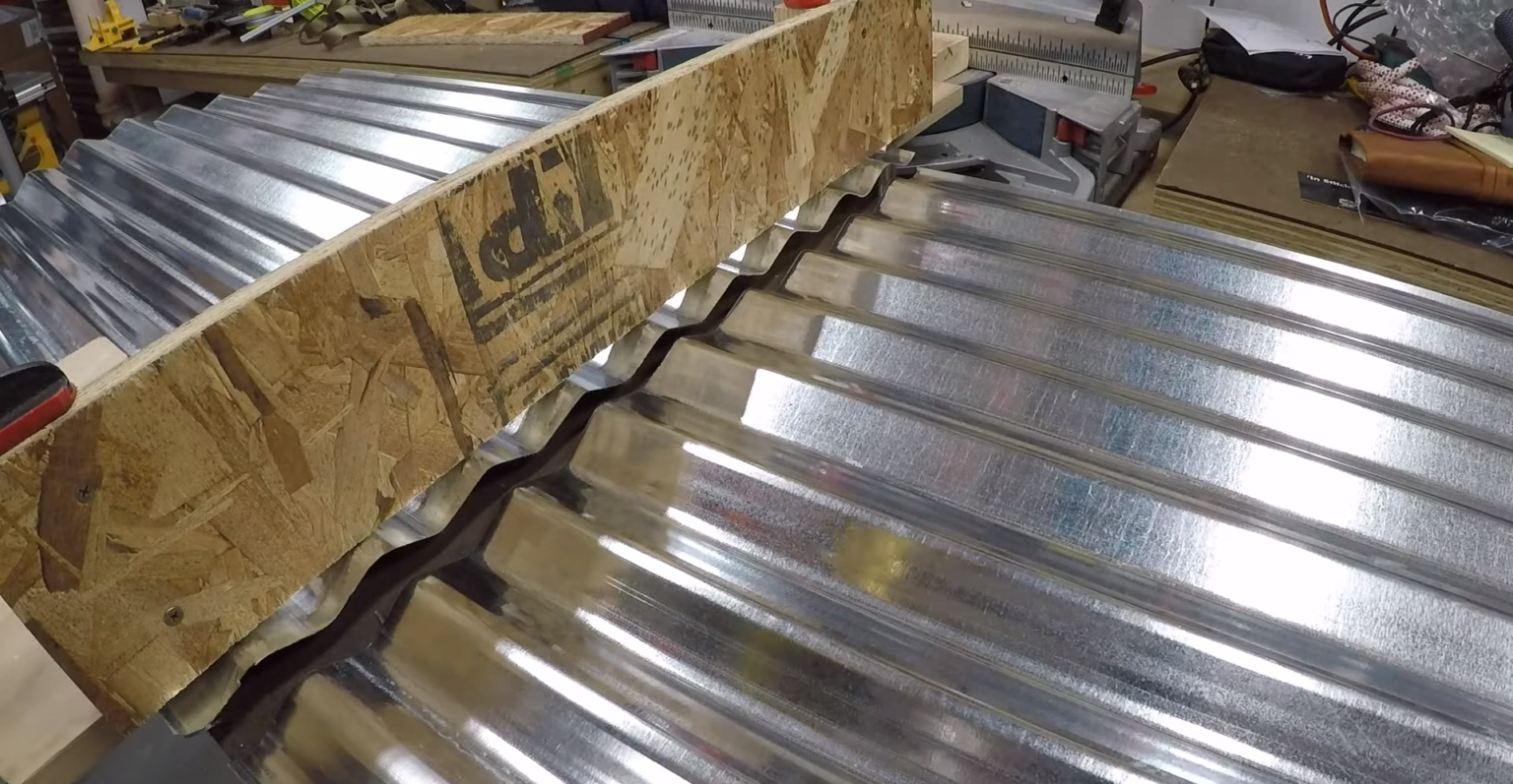 How to Cut Corrugated Metal? - MetalProfy
